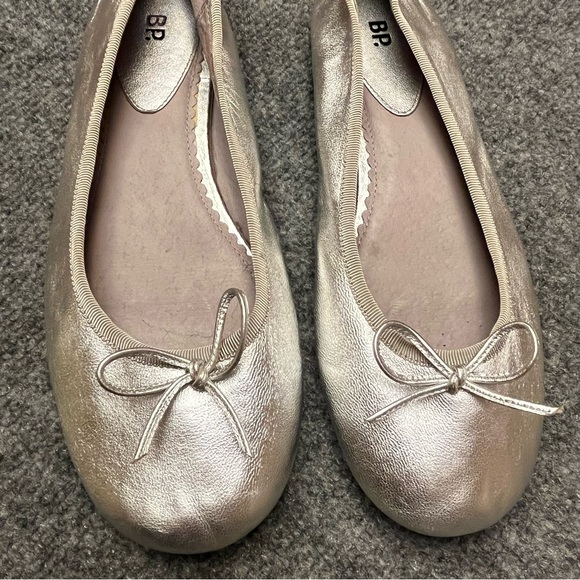 B.P. | Shoes | Bp Edie Metallic Silver Leather Ballet Flat With Bow ...